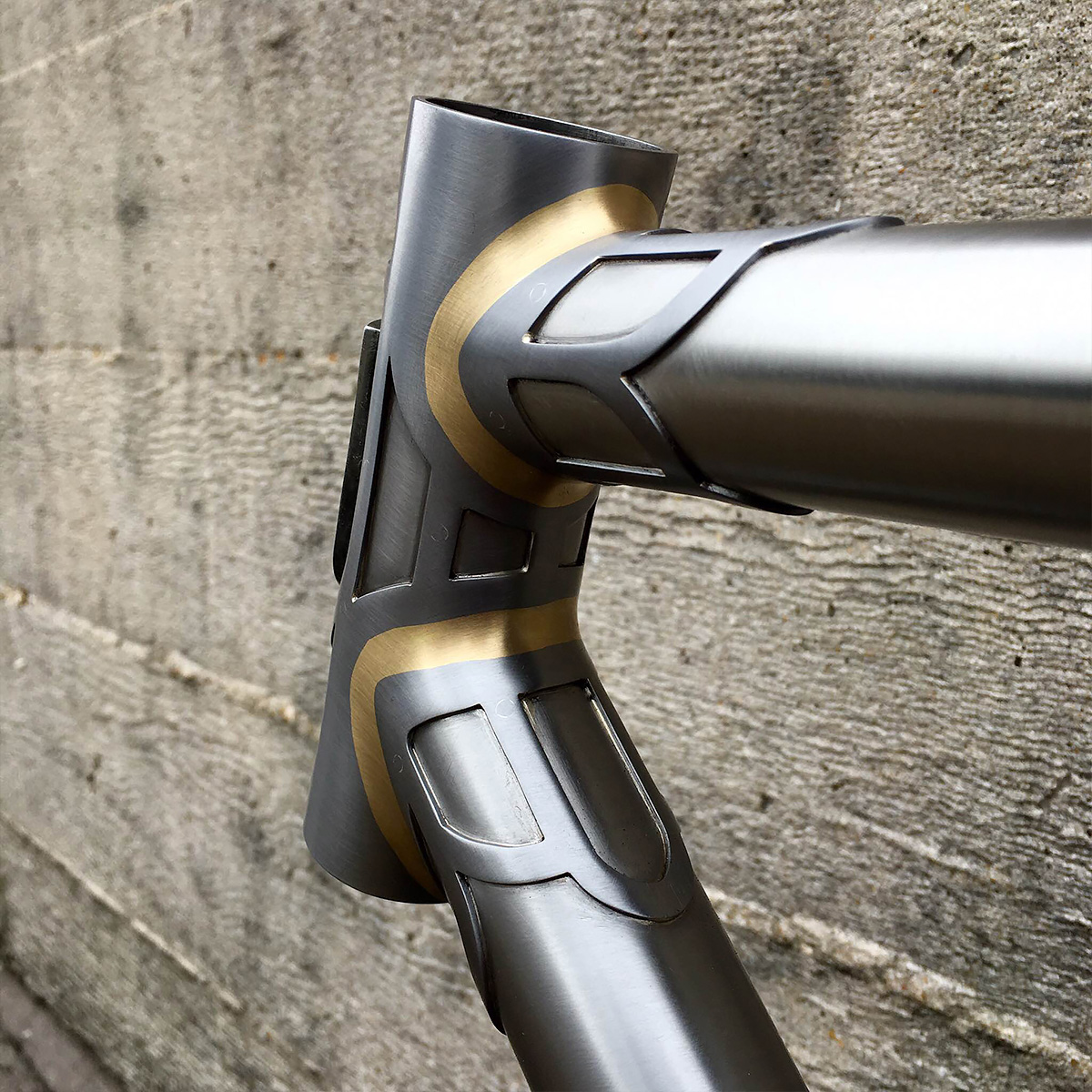 Fire And Brimstone: Demon Frameworks' Manhattan Lug Set | The Spoken