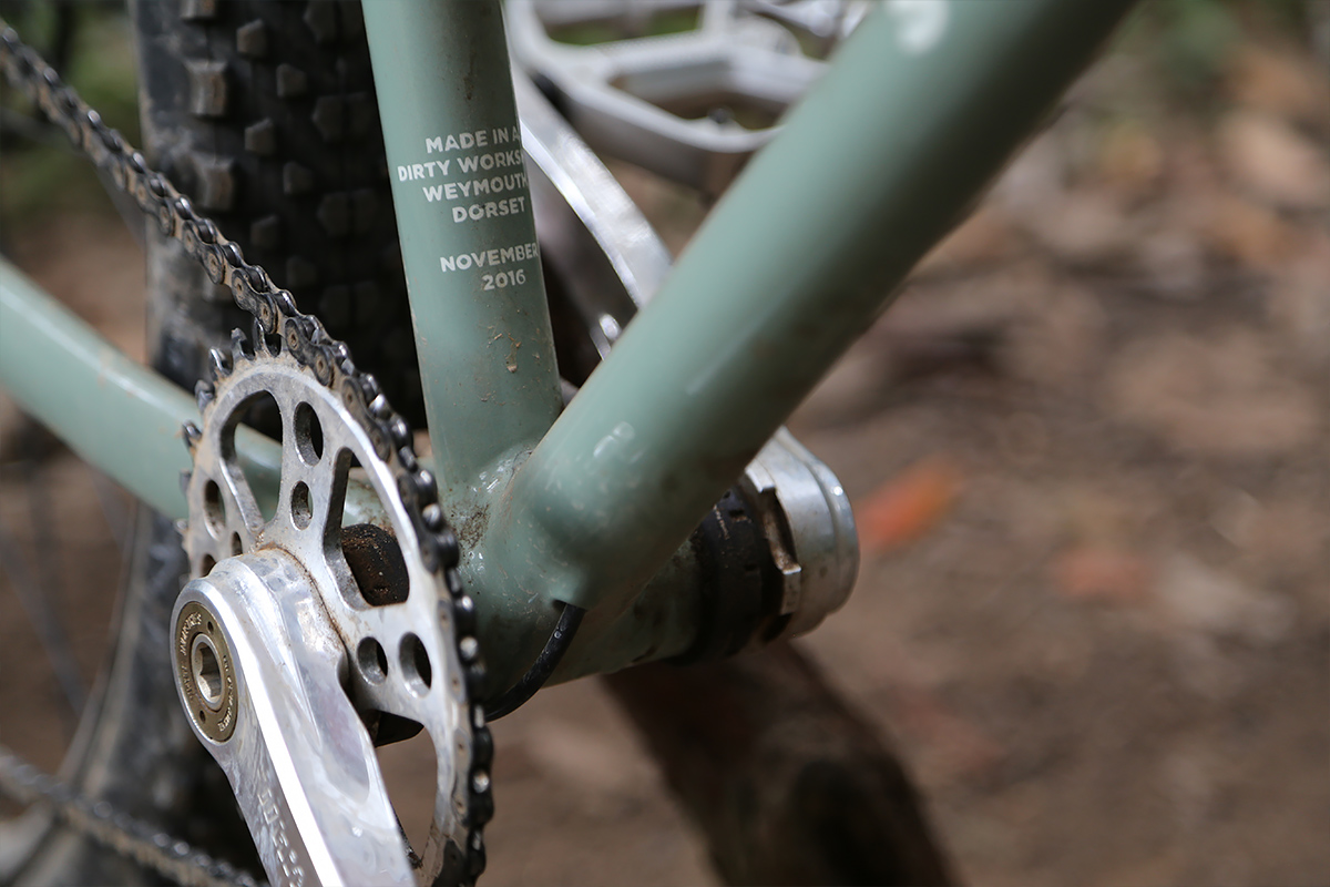 Defender Project: Sven Cycles builds us a dirt tourer | The Spoken